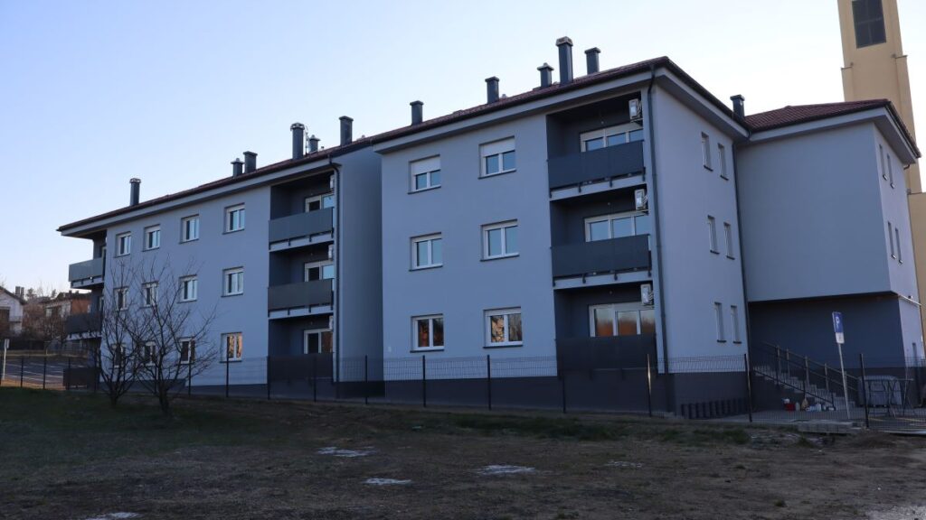 FOTO | NOVSKA: Nova stambena zgrada nakon 30 godina – RSM