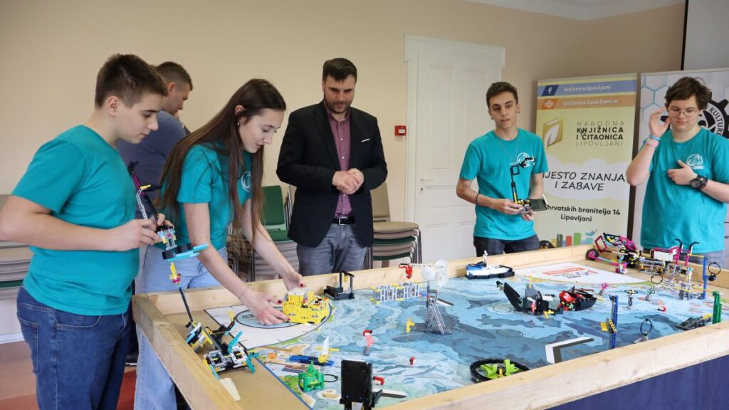 FOTO | Županija i Općina Lipovljani uspješnim robotičarima podmirili ...